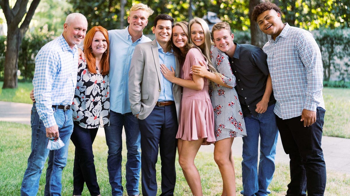 Food Network personality Ree Drummond recently revealed, with tears in ...